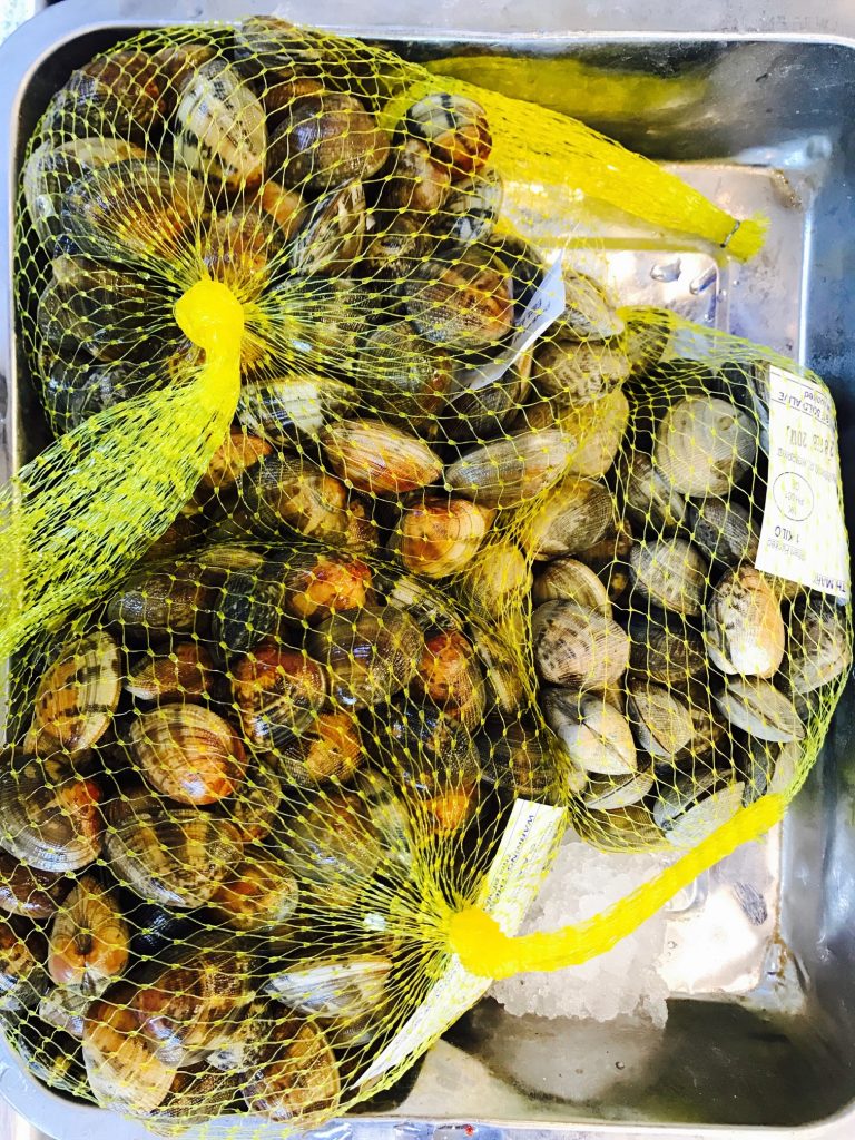 Fresh Clams - Ocean Wave Fisheries